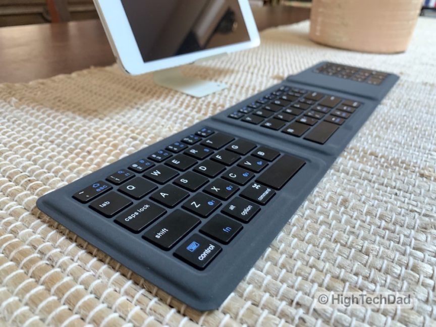 Kanex Foldable Bluetooth Travel Keyboards Bring Your Office Desk On The ...