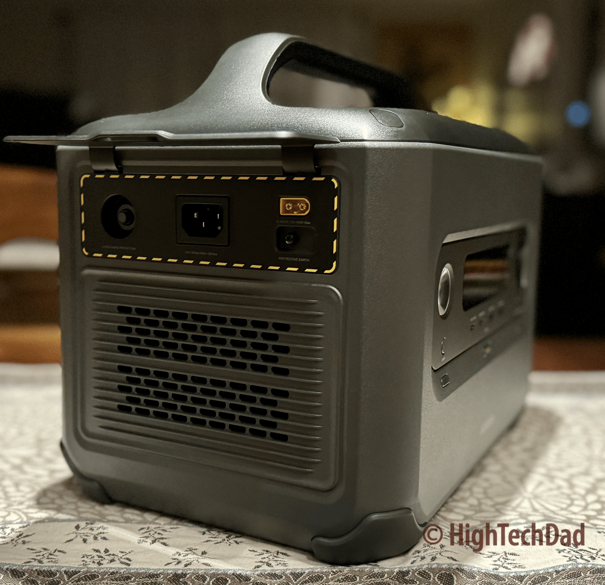 UGREEN PowerRoam Power Station Review – Unleashing Portable Power for ...